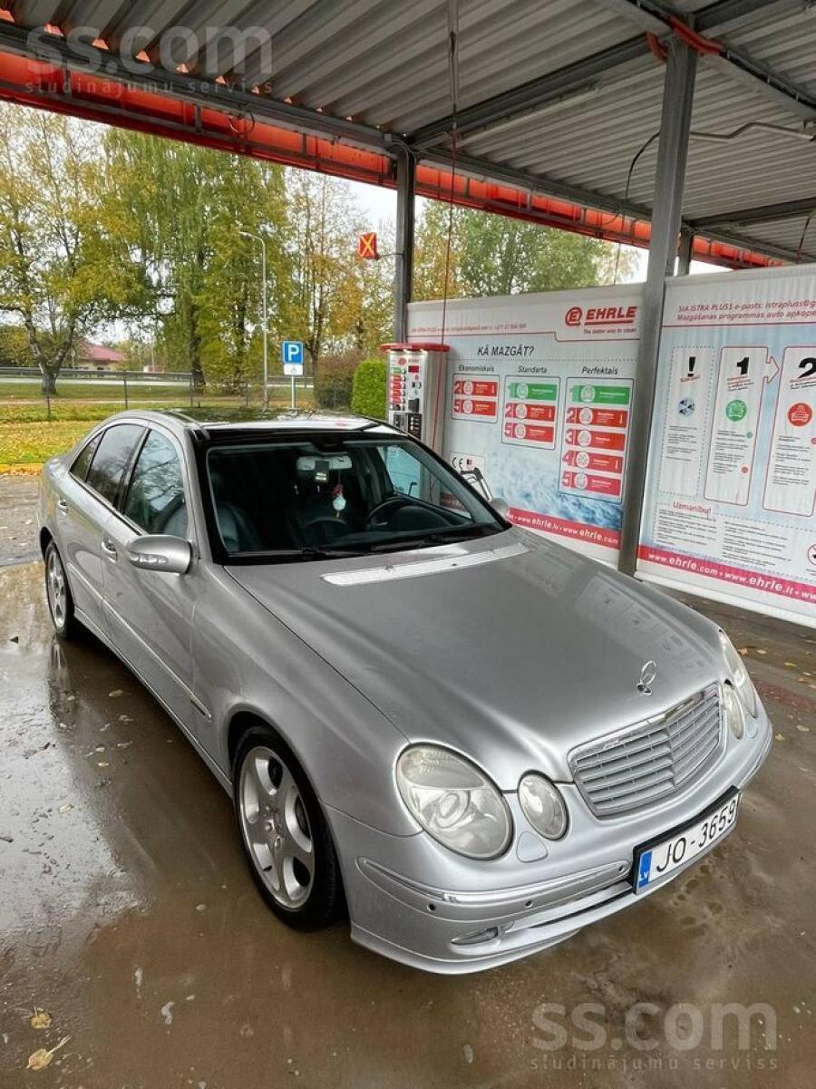Grey Mercedes-Benz E 320 2004 in Ogre, with an engine capacity of 3.20 L and mileage of 390 thousand km for 2700 €, photo 3 on AUTOMOTO.COM.LV