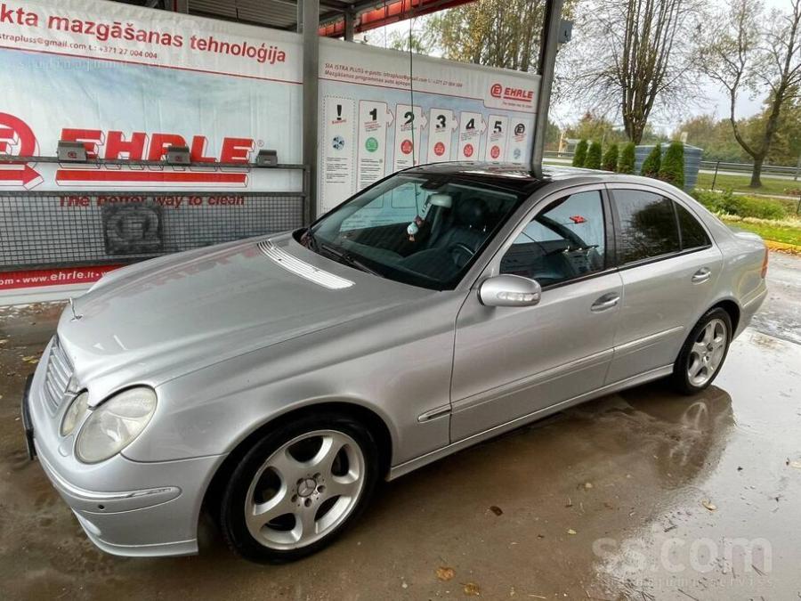 Grey Mercedes-Benz E 320 2004 in Ogre, with an engine capacity of 3.20 L and mileage of 390 thousand km for 2700 €, photo 4 on AUTOMOTO.COM.LV