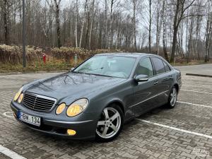 Grey Mercedes-Benz E 320 2005 in Kaunas, with an engine capacity of 3.20 L and mileage of 5 thousand km for 2350 €, photo 3 on AUTOMOTO.COM.LV