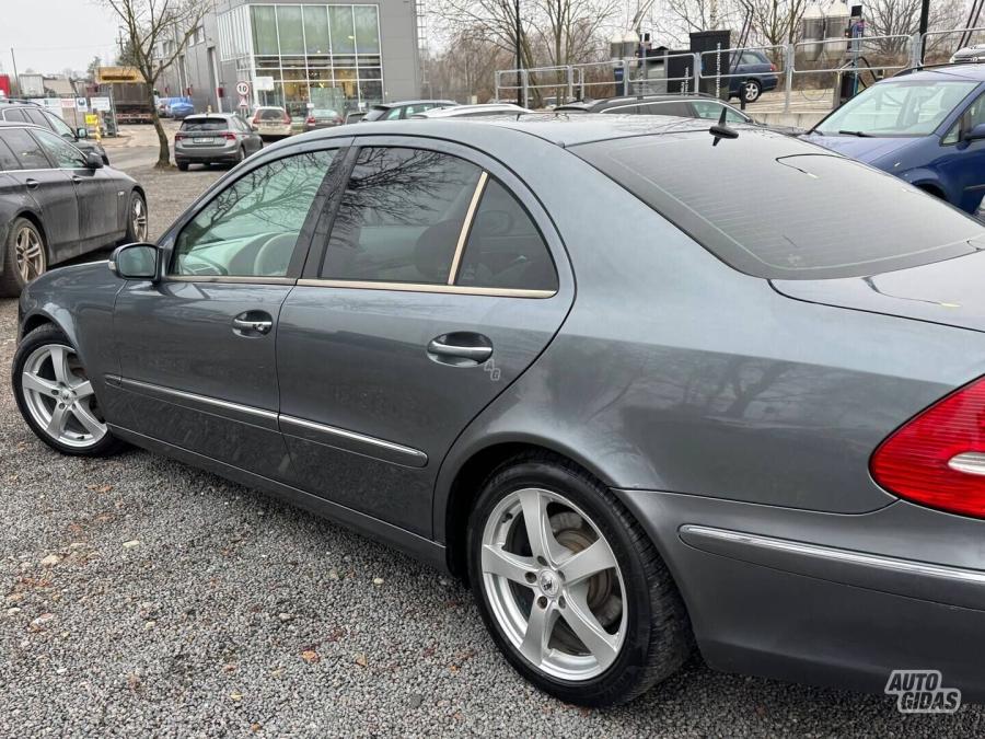 Grey Mercedes-Benz E 320 2005 in Kaunas, with an engine capacity of 3.20 L and mileage of 5 thousand km for 2350 €, photo 9 on AUTOMOTO.COM.LV