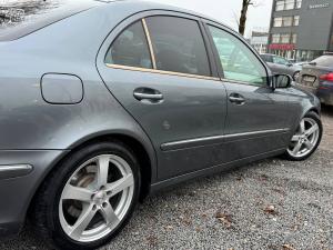 Pelēks Mercedes-Benz E 320 2005 Kauņa, ar dzinēja tilpumu 3.20 L un nobraukumu 563 tūkst. km par 2250 €, foto 6 vietnē AUTOMOTO.COM.LV