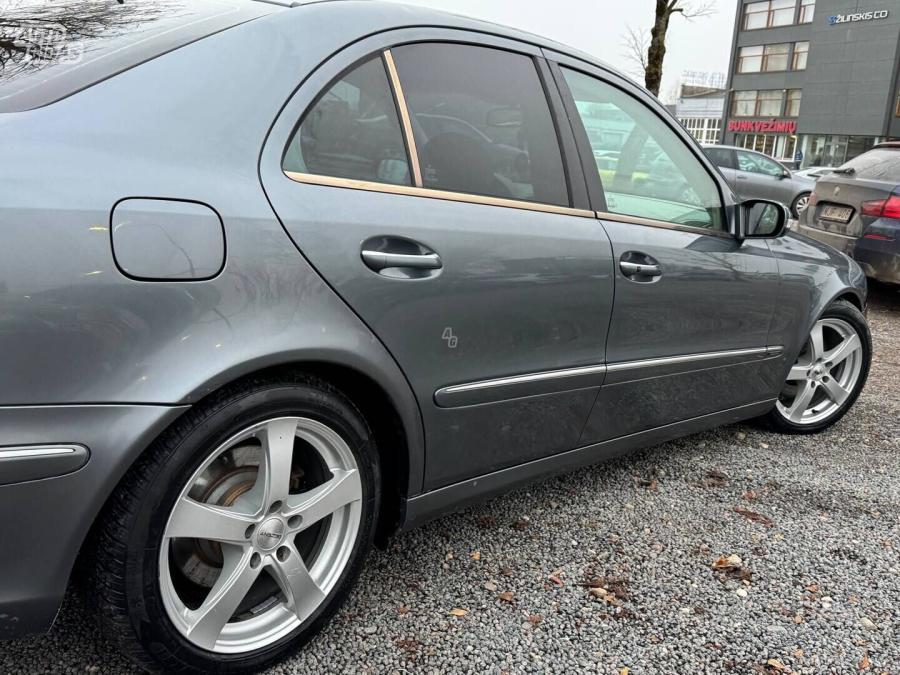 Pelēks Mercedes-Benz E 320 2005 Kauņa, ar dzinēja tilpumu 3.20 L un nobraukumu 563 tūkst. km par 2250 €, foto 6 vietnē AUTOMOTO.COM.LV
