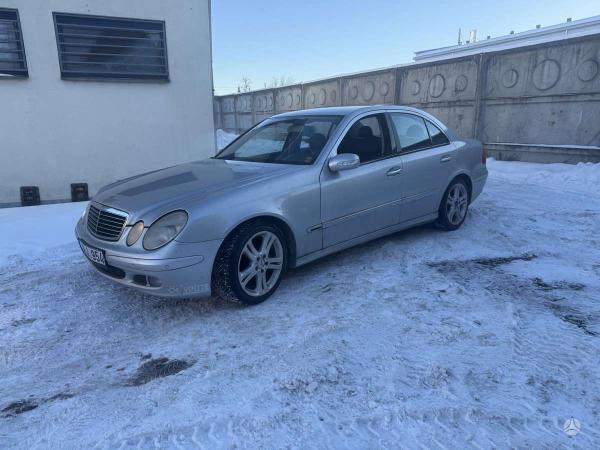 Grey Mercedes-Benz E 320 2005 in Kaunas, with an engine capacity of 3.22 L and mileage of 300 thousand km for 1500 €, photo 1 on AUTOMOTO.COM.LV