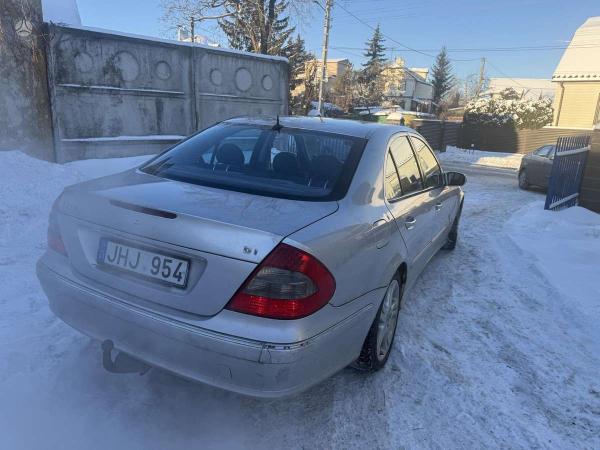 Grey Mercedes-Benz E 320 2005 in Kaunas, with an engine capacity of 3.22 L and mileage of 300 thousand km for 1500 €, photo 5 on AUTOMOTO.COM.LV