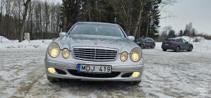 Pelēks Mercedes-Benz E 320 2005 Kauņa, ar dzinēja tilpumu 3.20 L un nobraukumu 310 tūkst. km par 2000 €, foto  vietnē AUTOMOTO.COM.LV