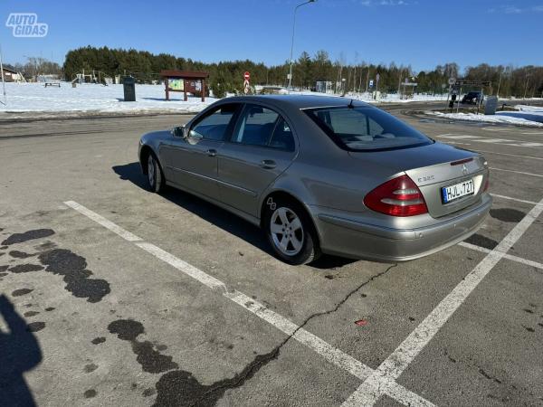 Pelēks Mercedes-Benz E 320 2005 Kupiškis, ar dzinēja tilpumu 3.20 L un nobraukumu 400 tūkst. km par 2700 €, foto 4 vietnē AUTOMOTO.COM.LV