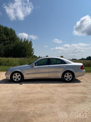 Grey Mercedes-Benz E 320 2005 in Riga, with an engine capacity of 3.20 L and mileage of 373 thousand km for 4300 €, photo 4 on AUTOMOTO.COM.LV
