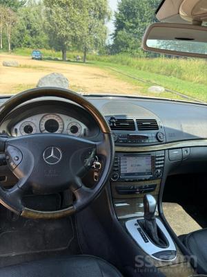 Grey Mercedes-Benz E 320 2005 in Riga, with an engine capacity of 3.20 L and mileage of 373 thousand km for 4300 €, photo 6 on AUTOMOTO.COM.LV