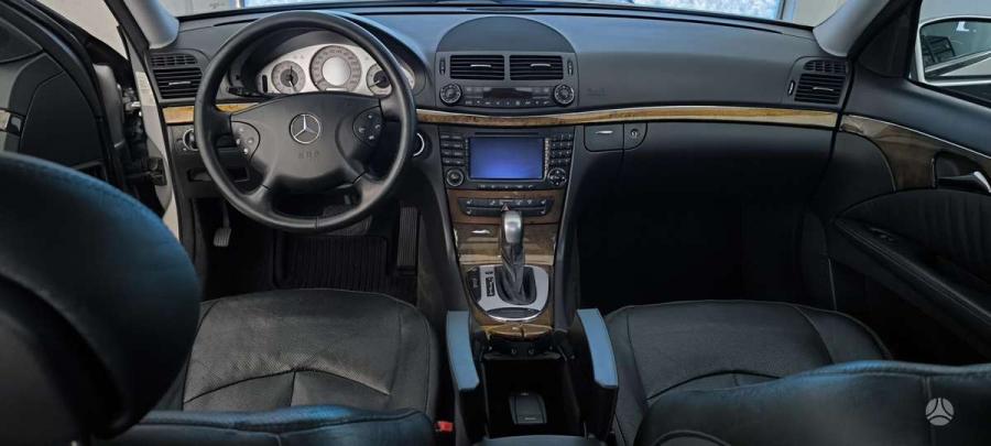 Pelēks Mercedes-Benz E 320 2005 Kauņa, ar dzinēja tilpumu 3.22 L un nobraukumu 347 tūkst. km par 3300 €, foto 7 vietnē AUTOMOTO.COM.LV