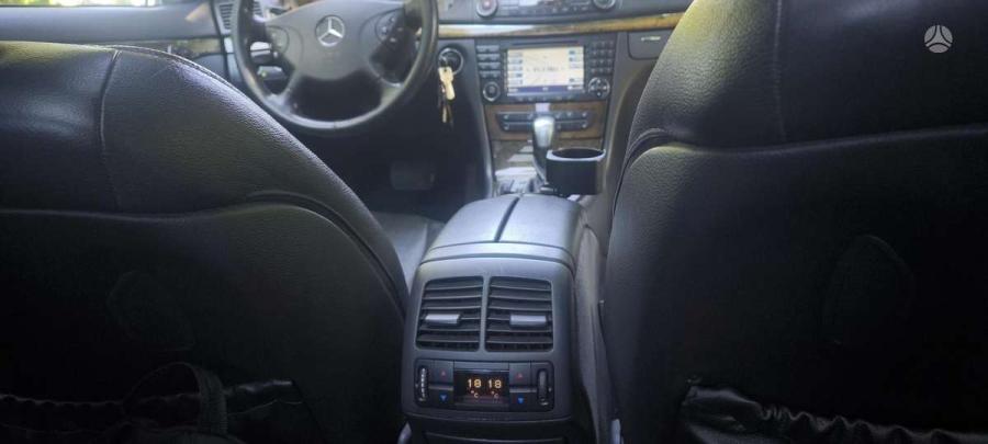 Pelēks Mercedes-Benz E 320 2005 Kauņa, ar dzinēja tilpumu 3.22 L un nobraukumu 347 tūkst. km par 3300 €, foto 9 vietnē AUTOMOTO.COM.LV