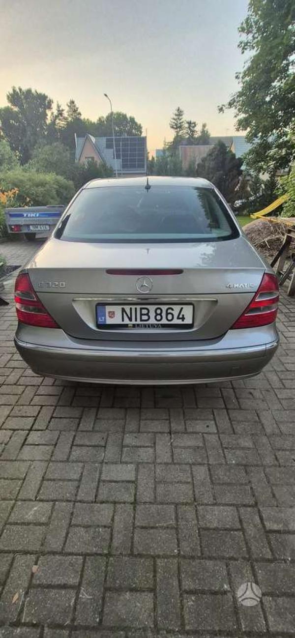 Pelēks Mercedes-Benz E 320 2005 Marijampole, ar dzinēja tilpumu 3.20 L un nobraukumu 162 tūkst. km par 2800 €, foto 2 vietnē AUTOMOTO.COM.LV