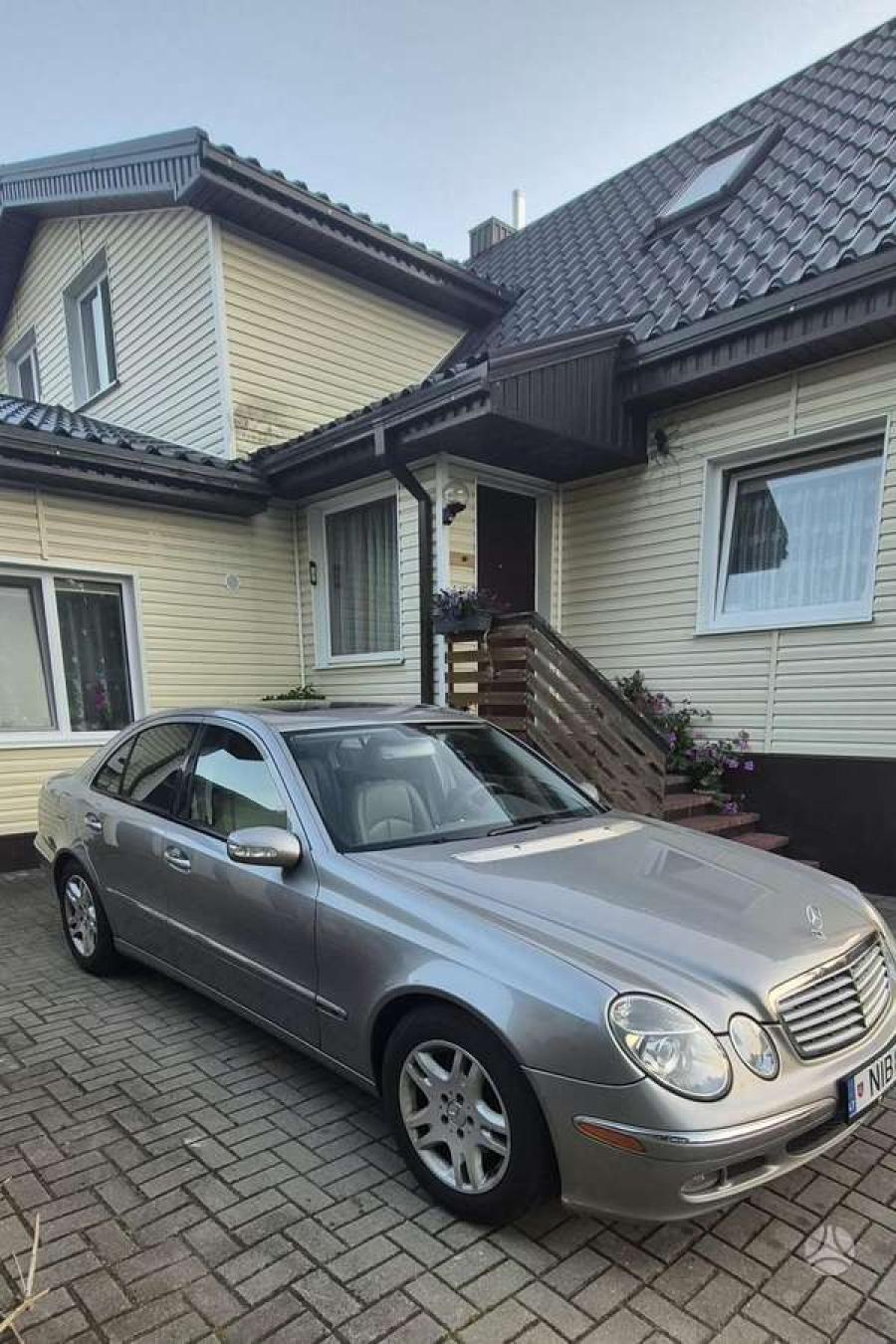 Grey Mercedes-Benz E 320 2005 in Marijampole, with an engine capacity of 3.20 L and mileage of 162 thousand km for 2800 €, photo 4 on AUTOMOTO.COM.LV