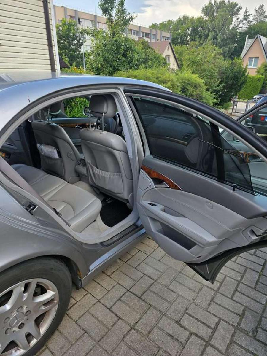 Grey Mercedes-Benz E 320 2005 in Marijampole, with an engine capacity of 3.20 L and mileage of 162 thousand km for 2800 €, photo 9 on AUTOMOTO.COM.LV