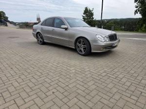 Серый Мерседес Е 320 2005 в Аникщяй, объемом двигателя 3.22 л и пробегом 375 тыс. км за 3500 €, фото 1 на AUTOMOTO.COM.LV