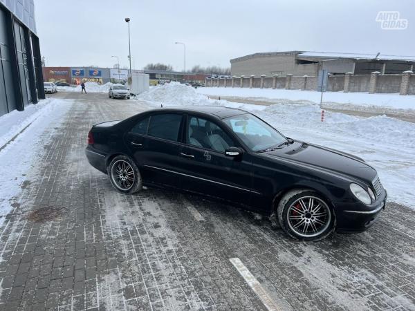 Pelēks Mercedes-Benz E 320 2006 Klaipėda, ar dzinēja tilpumu 3.00 L un nobraukumu 355 tūkst. km par 2350 €, foto 3 vietnē AUTOMOTO.COM.LV