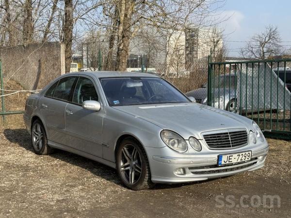 Grey Mercedes-Benz E 320 2006 in Riga, with an engine capacity of 3.00 L and mileage of 360 thousand km for 1500 €, photo 3 on AUTOMOTO.COM.LV