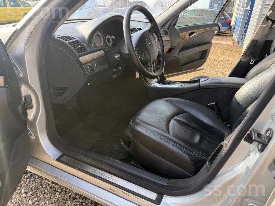 Pelēks Mercedes-Benz E 320 2006 Rīga, ar dzinēja tilpumu 3.00 L un nobraukumu 360 tūkst. km par 1500 €, foto 9 vietnē AUTOMOTO.COM.LV