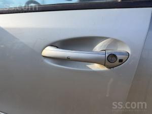 Pelēks Mercedes-Benz E 320 2006 Rīga, ar dzinēja tilpumu 3.00 L un nobraukumu 360 tūkst. km par 1500 €, foto 12 vietnē AUTOMOTO.COM.LV