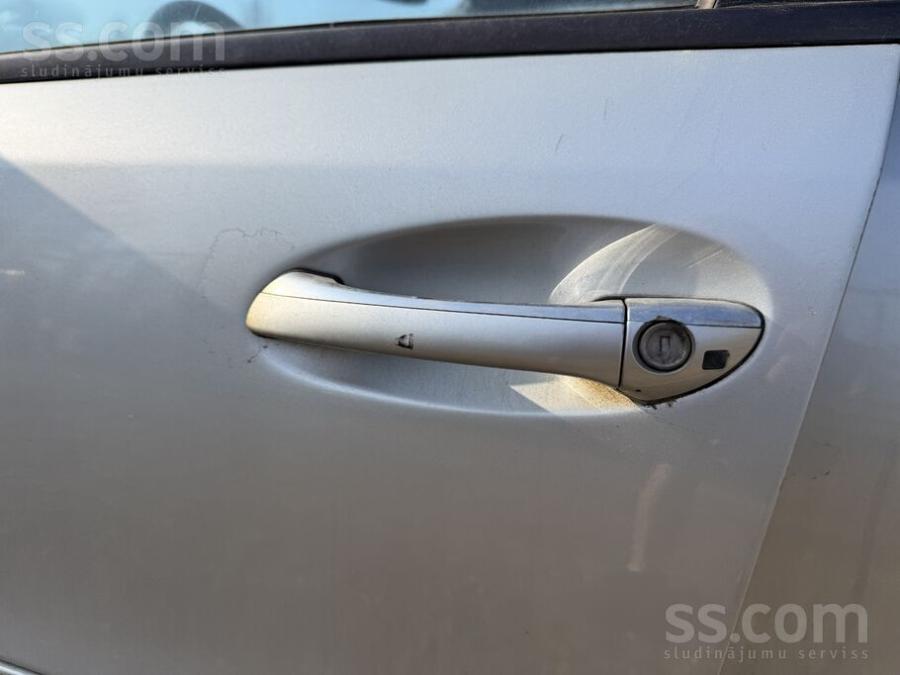 Pelēks Mercedes-Benz E 320 2006 Rīga, ar dzinēja tilpumu 3.00 L un nobraukumu 360 tūkst. km par 1500 €, foto 12 vietnē AUTOMOTO.COM.LV