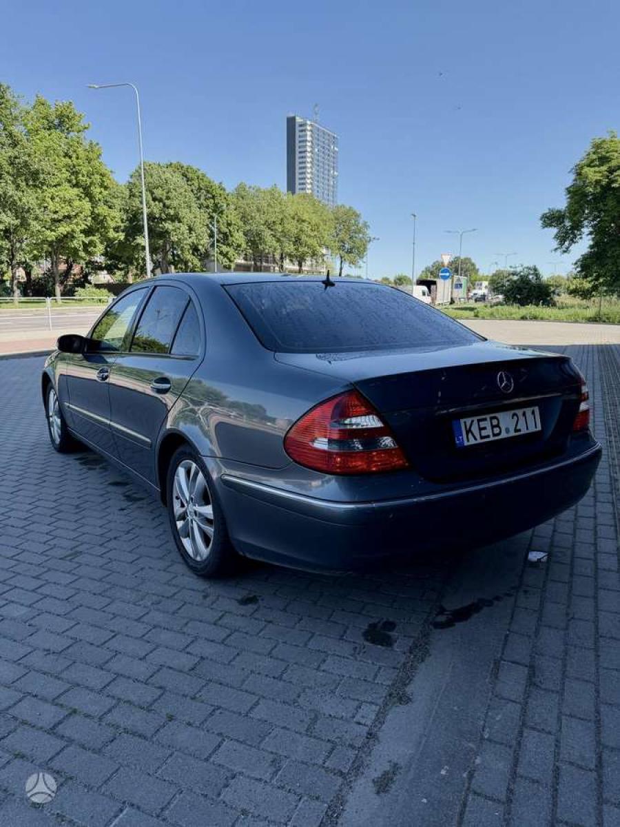 Grey Mercedes-Benz E 320 2006 in Klaipeda, with an engine capacity of 2.99 L and mileage of 379 thousand km for 2600 €, photo 5 on AUTOMOTO.COM.LV