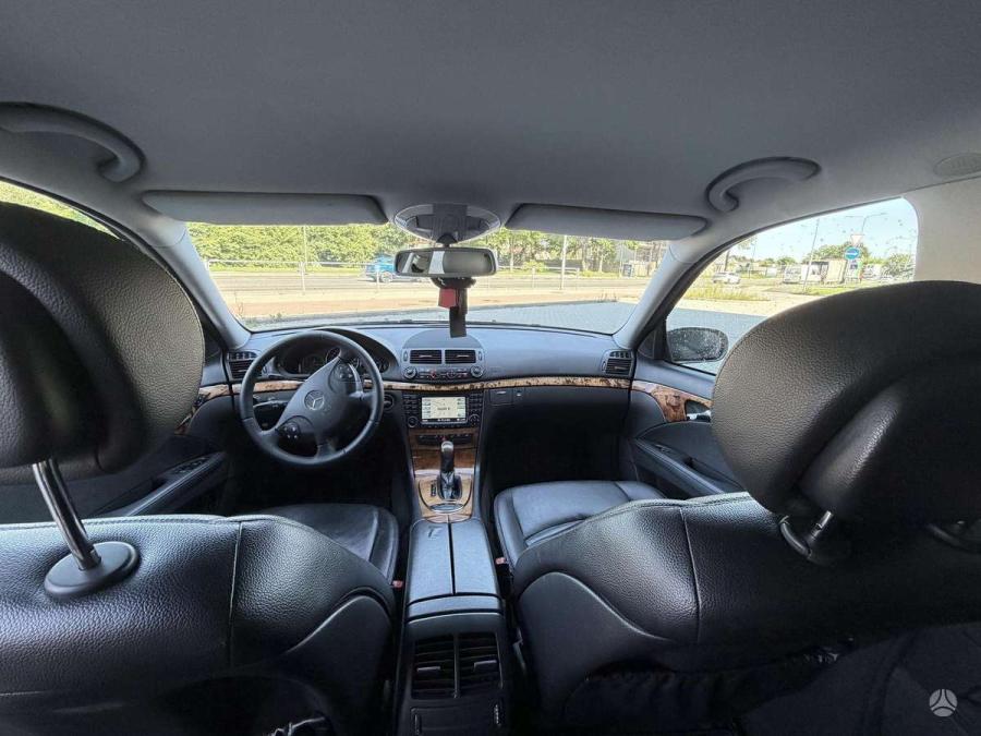 Grey Mercedes-Benz E 320 2006 in Klaipeda, with an engine capacity of 2.99 L and mileage of 379 thousand km for 2600 €, photo 7 on AUTOMOTO.COM.LV