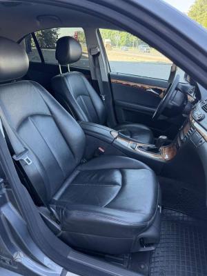 Grey Mercedes-Benz E 320 2006 in Klaipeda, with an engine capacity of 2.99 L and mileage of 379 thousand km for 2600 €, photo 10 on AUTOMOTO.COM.LV