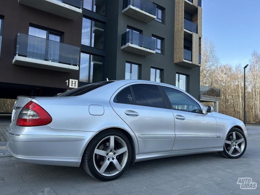 Grey Mercedes-Benz E 320 2007 in Kaunas, with an engine capacity of 3.00 L and mileage of 255 thousand km for 4750 €, photo 2 on AUTOMOTO.COM.LV