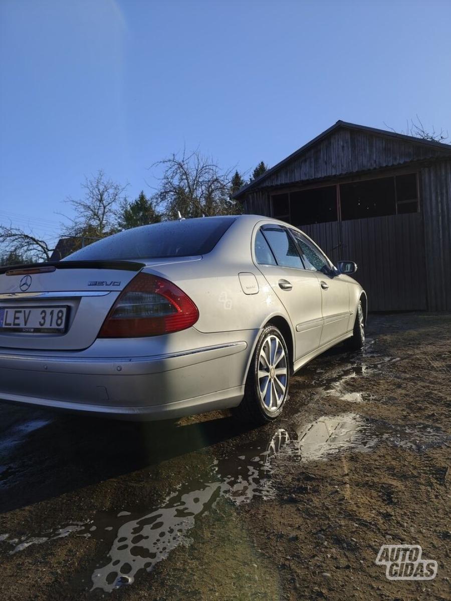 Grey Mercedes-Benz E 320 2007 in Alytus, with an engine capacity of 3.00 L and mileage of 381 thousand km for 3650 €, photo 8 on AUTOMOTO.COM.LV