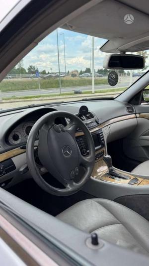 Grey Mercedes-Benz E 320 2007 in Vilnius, with an engine capacity of 2.99 L and mileage of 375 thousand km for 5000 €, photo 9 on AUTOMOTO.COM.LV