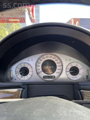 Grey Mercedes-Benz E 320 2007 in Riga, with an engine capacity of 3.00 L and mileage of 403 thousand km for 4700 €, photo 12 on AUTOMOTO.COM.LV