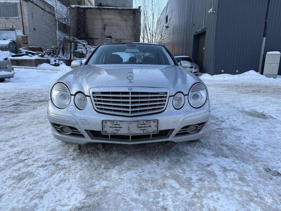 Grey Mercedes-Benz E 320 2008 in Panevezys, with an engine capacity of 2.99 L and mileage of 500 thousand km for 3100 €, photo 3 on AUTOMOTO.COM.LV