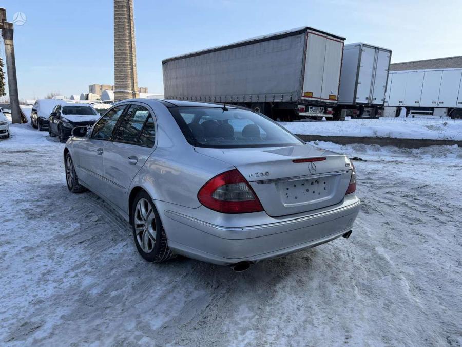 Grey Mercedes-Benz E 320 2008 in Panevezys, with an engine capacity of 2.99 L and mileage of 500 thousand km for 3100 €, photo 5 on AUTOMOTO.COM.LV