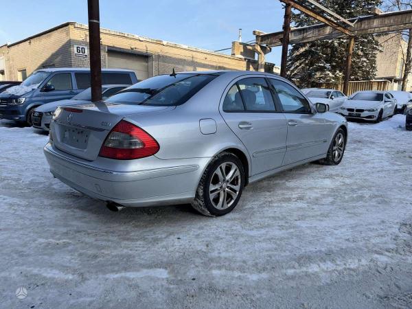 Pelēks Mercedes-Benz E 320 2008 Panevēža, ar dzinēja tilpumu 2.99 L un nobraukumu 500 tūkst. km par 3100 €, foto 7 vietnē AUTOMOTO.COM.LV
