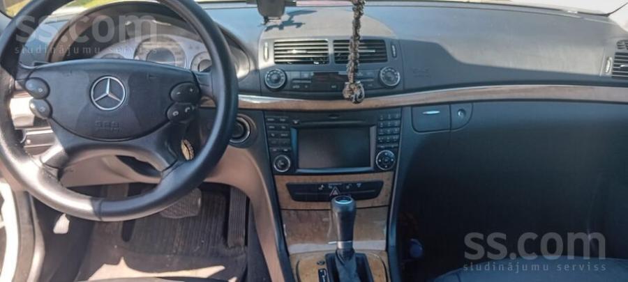 Pelēks Mercedes-Benz E 320 2009 Rīga, ar dzinēja tilpumu 3.00 L un nobraukumu 402 tūkst. km par 4650 €, foto 13 vietnē AUTOMOTO.COM.LV