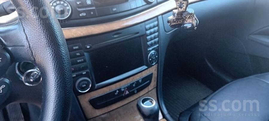 Pelēks Mercedes-Benz E 320 2009 Rīga, ar dzinēja tilpumu 3.00 L un nobraukumu 402 tūkst. km par 4650 €, foto 15 vietnē AUTOMOTO.COM.LV