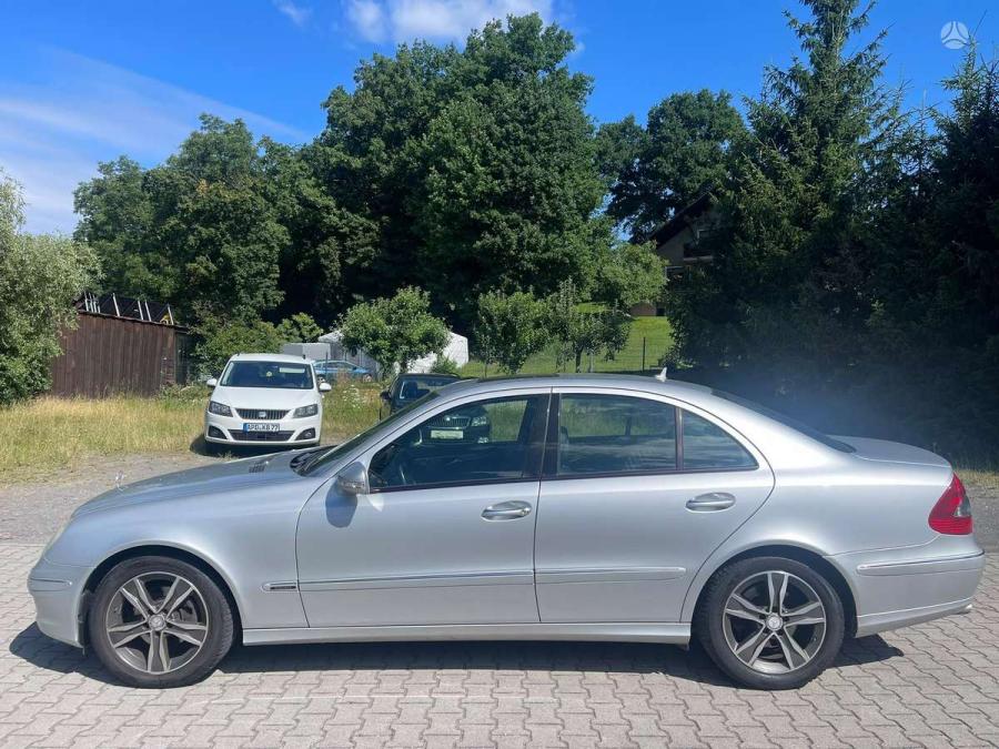 Pelēks Mercedes-Benz E 320 2009 Prienai, ar dzinēja tilpumu 2.99 L un nobraukumu 315 tūkst. km par 4150 €, foto 1 vietnē AUTOMOTO.COM.LV