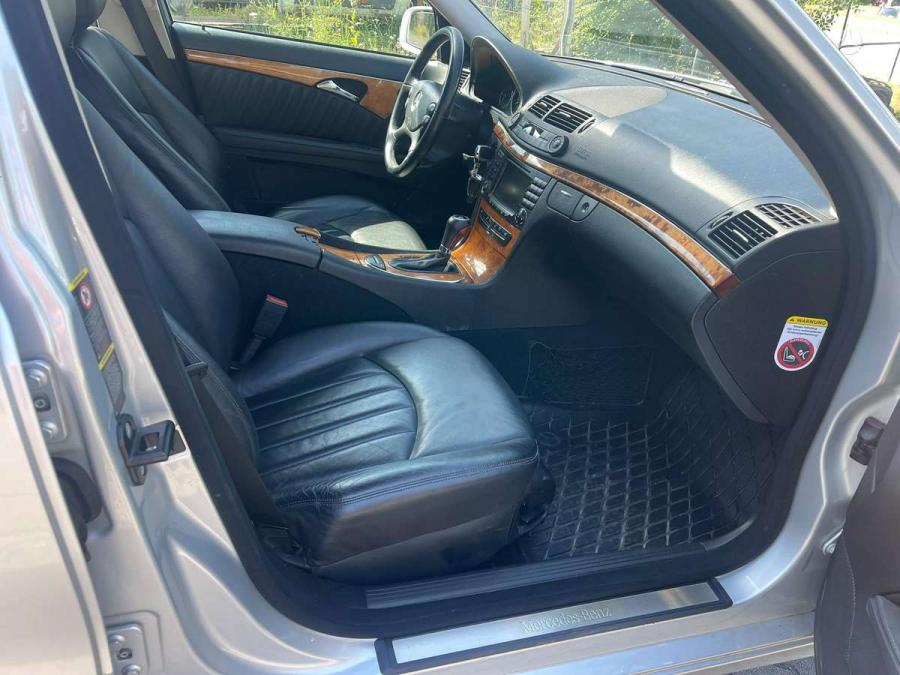 Pelēks Mercedes-Benz E 320 2009 Prienai, ar dzinēja tilpumu 2.99 L un nobraukumu 315 tūkst. km par 4150 €, foto 3 vietnē AUTOMOTO.COM.LV