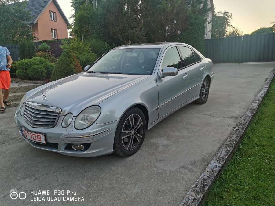 Pelēks Mercedes-Benz E 320 2009 Prienai, ar dzinēja tilpumu 2.99 L un nobraukumu 315 tūkst. km par 4150 €, foto 4 vietnē AUTOMOTO.COM.LV