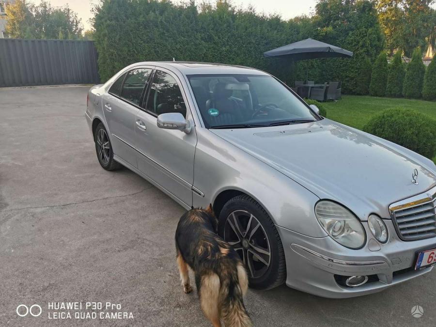Pelēks Mercedes-Benz E 320 2009 Prienai, ar dzinēja tilpumu 2.99 L un nobraukumu 315 tūkst. km par 4150 €, foto 5 vietnē AUTOMOTO.COM.LV