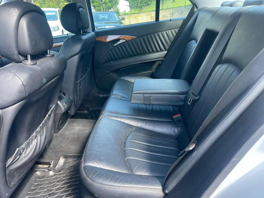 Pelēks Mercedes-Benz E 320 2009 Prienai, ar dzinēja tilpumu 2.99 L un nobraukumu 315 tūkst. km par 4150 €, foto 9 vietnē AUTOMOTO.COM.LV