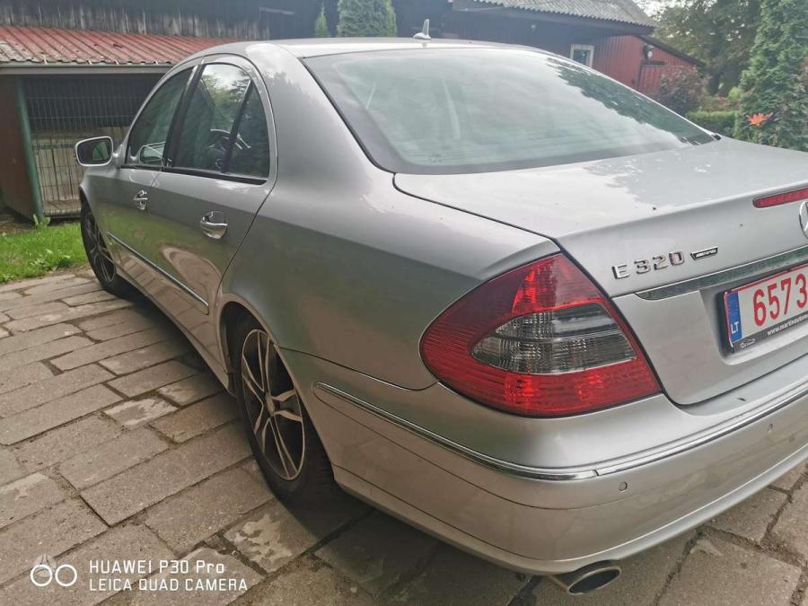 Grey Mercedes-Benz E 320 2009 in Prienai, with an engine capacity of 2.99 L and mileage of 4 thousand km for 3850 €, photo 6 on AUTOMOTO.COM.LV
