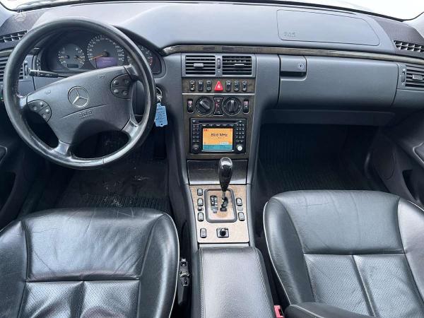 Pelēks Mercedes-Benz E 320 2003 Viļņa, ar dzinēja tilpumu 3.20 L un nobraukumu 364 tūkst. km par 2699 €, foto 10 vietnē AUTOMOTO.COM.LV
