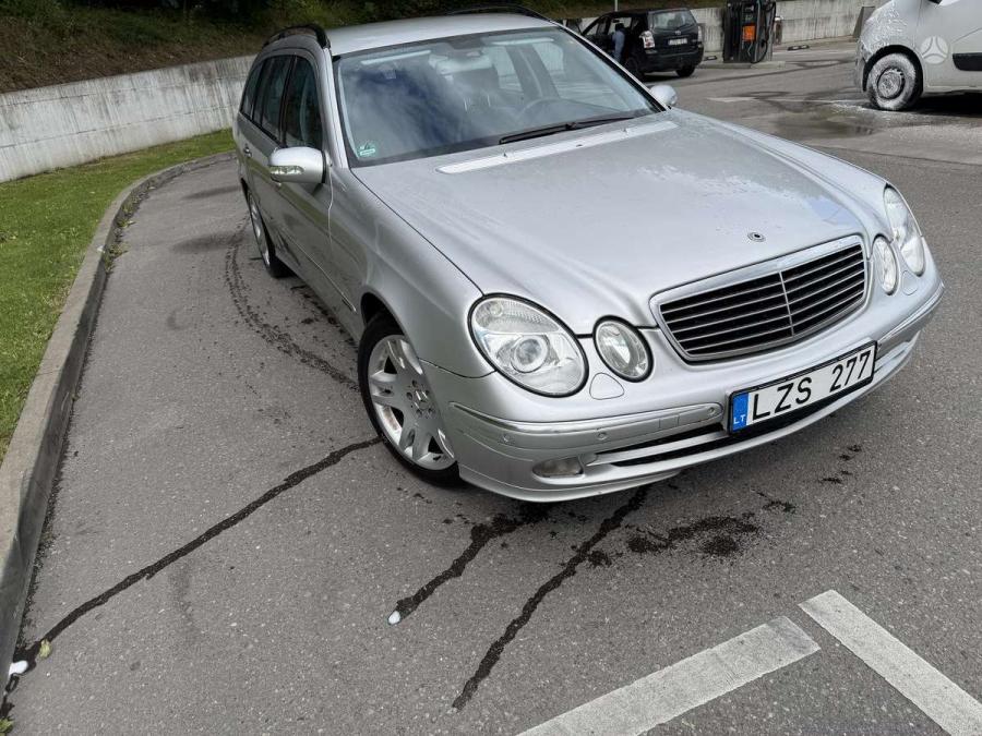 Grey Mercedes-Benz E 320 2003 in Vilnius, with an engine capacity of 3.22 L and mileage of 450 thousand km for 2000 €, photo 1 on AUTOMOTO.COM.LV