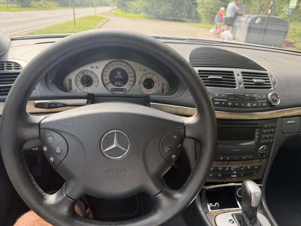 Pelēks Mercedes-Benz E 320 2003 Viļņa, ar dzinēja tilpumu 3.22 L un nobraukumu 107 tūkst. km par 2600 €, foto 8 vietnē AUTOMOTO.COM.LV