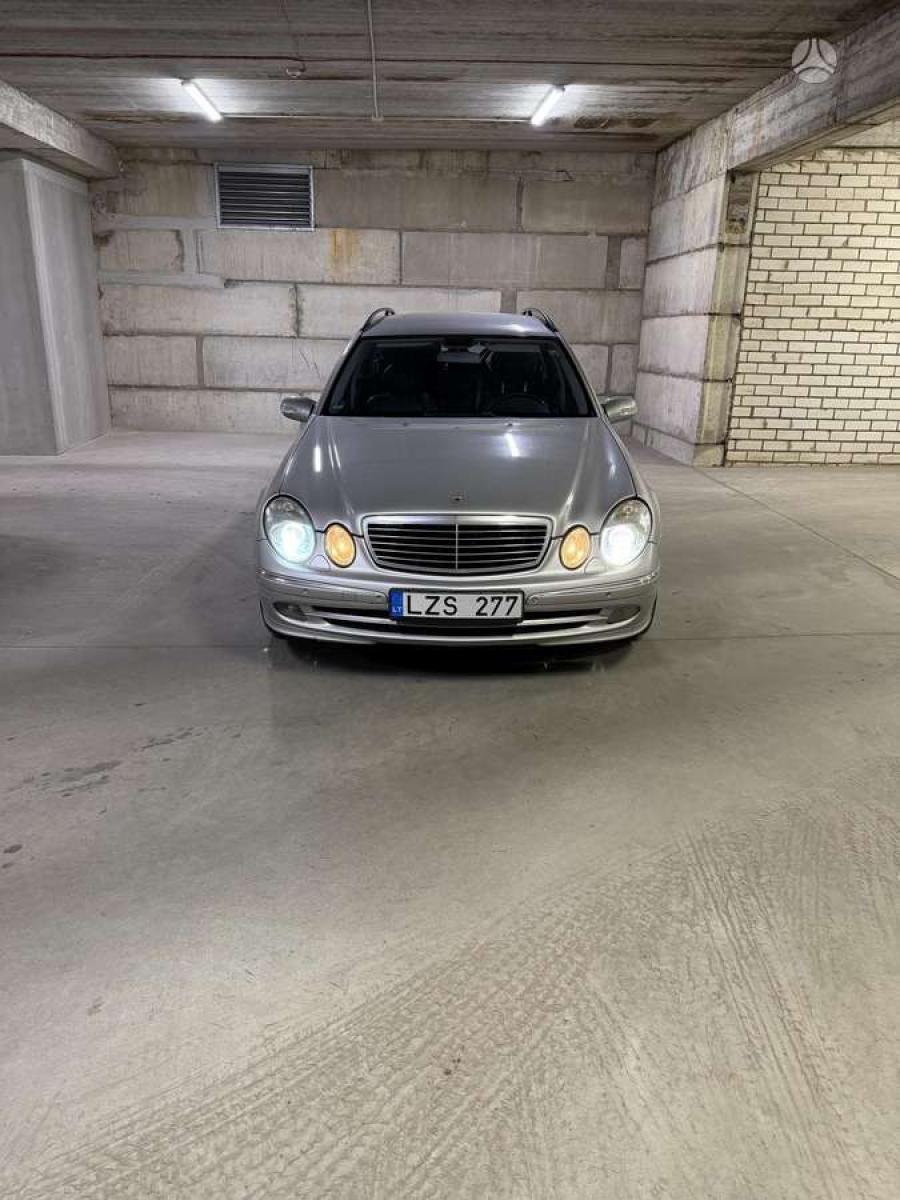 Pelēks Mercedes-Benz E 320 2003 Viļņa, ar dzinēja tilpumu 3.22 L un nobraukumu 454 tūkst. km par 1790 €, foto 3 vietnē AUTOMOTO.COM.LV