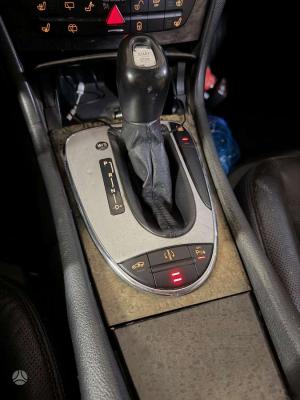 Pelēks Mercedes-Benz E 320 2003 Viļņa, ar dzinēja tilpumu 3.22 L un nobraukumu 454 tūkst. km par 1790 €, foto 8 vietnē AUTOMOTO.COM.LV