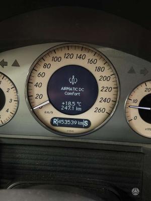Pelēks Mercedes-Benz E 320 2003 Viļņa, ar dzinēja tilpumu 3.22 L un nobraukumu 454 tūkst. km par 1790 €, foto 9 vietnē AUTOMOTO.COM.LV