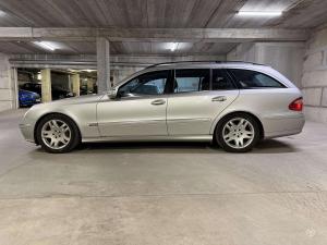 Pelēks Mercedes-Benz E 320 2003 Viļņa, ar dzinēja tilpumu 3.22 L un nobraukumu 454 tūkst. km par 1790 €, foto 12 vietnē AUTOMOTO.COM.LV