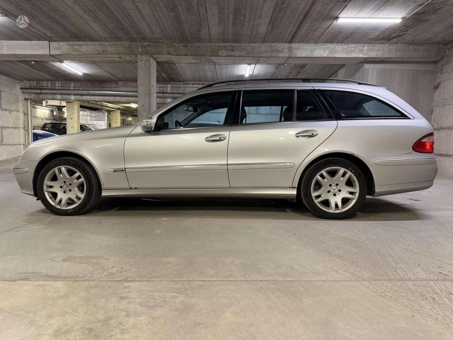 Pelēks Mercedes-Benz E 320 2003 Viļņa, ar dzinēja tilpumu 3.22 L un nobraukumu 454 tūkst. km par 1790 €, foto 13 vietnē AUTOMOTO.COM.LV