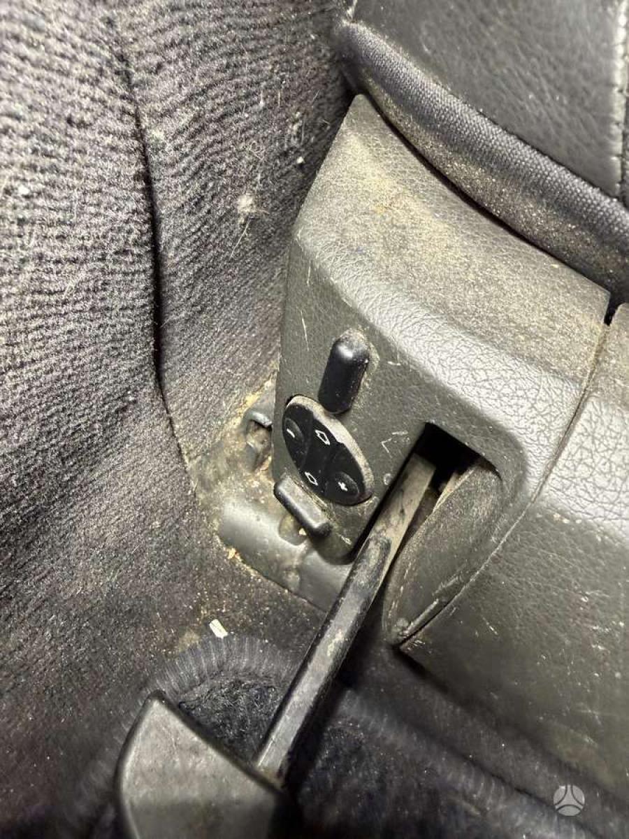 Pelēks Mercedes-Benz E 320 2003 Viļņa, ar dzinēja tilpumu 3.22 L un nobraukumu 454 tūkst. km par 1790 €, foto 14 vietnē AUTOMOTO.COM.LV